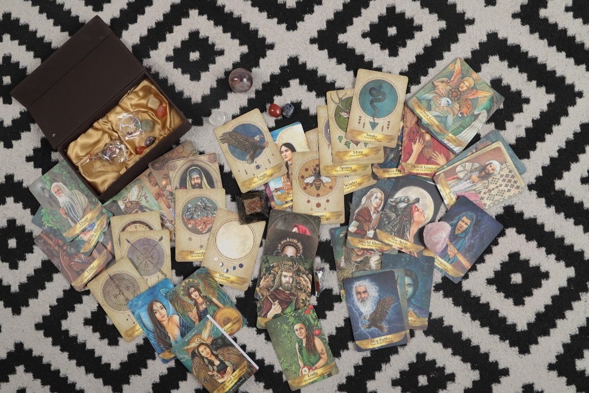 How to Begin Your Oracle Card Reading Journey? - The Angel Healing